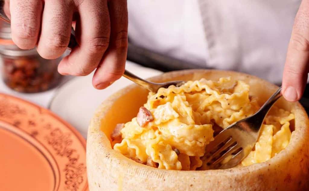 Holyrood 9A: 50% off the first table of the night with First Table